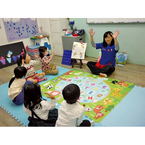 Phonics 唸起來，玩起來，學起來 - Hello! E.T. Where a new vision begins